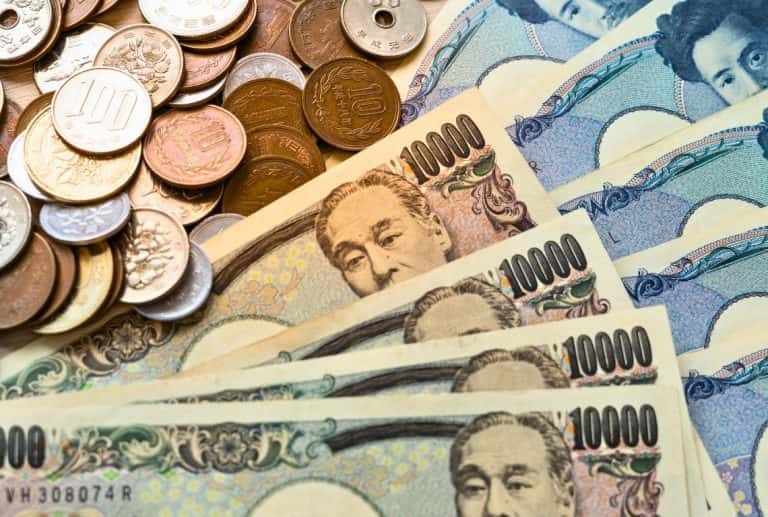 Practical GUIDE to JAPANESE CURRENCY for TOURISTS (7 Tips You Can't ...
