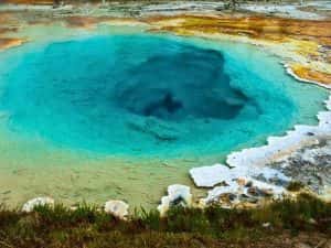 17 Short and Easy Hikes in Yellowstone Perfect for All Ages (Maps ...