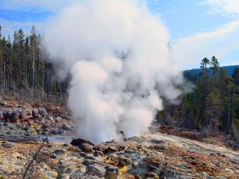 23 Best Stops on Yellowstone Lower Loop Drive (Maps+Useful Tips ...