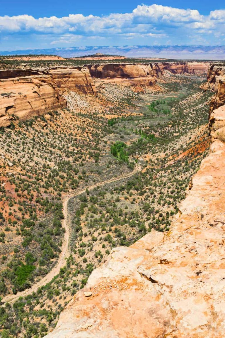 24 Best Stops on Rim Rock Drive in Colorado National Monument (Maps ...